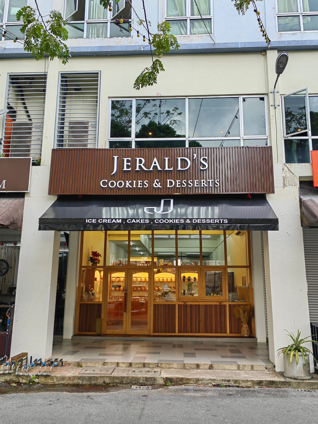 Jerald's Cookies And Desserts