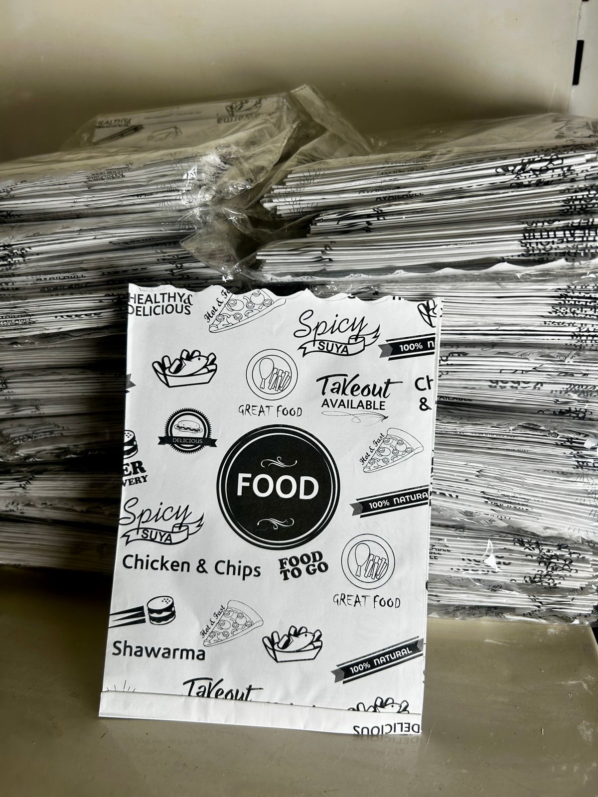 “FOOD” TREATS TAKEOUT BAGS - 7” x 5.5” - PACK OF 50 PIECES - Paper ...